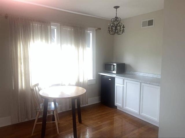 Suite for rent