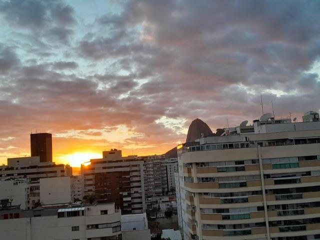 SUÍTE IMPECÁVEL EM BOTAFOGO VISTA PÃO DE AÇUCAR