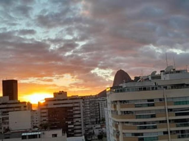 SUÍTE IMPECÁVEL EM BOTAFOGO VISTA PÃO DE AÇUCAR