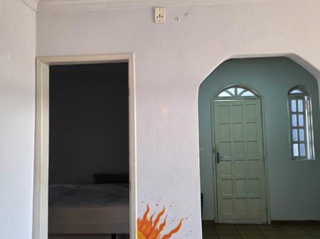 Suíte Mobiliada em Casa Ampla na Glória Exclusivo para Mulh