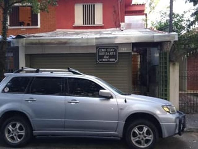 Suites e kitinetes acessíveis bem localizadas
