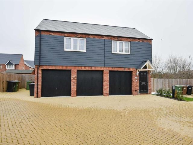 Sulgrave Way, Wellingborough NN8, 2 bed flat to rent, £1,250 pcm | PrimeLocation