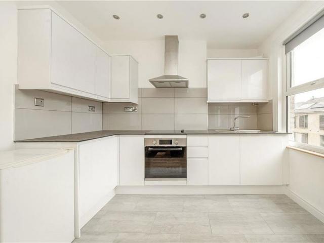 Sulgrave Road, London W6 1 bed flat to rent £1,998 pcm £461 pw