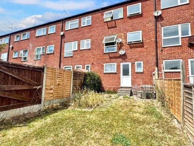 Sullivan Close, Colchester CO4, 5 bed flat to rent, £1,750 pcm | PrimeLocation