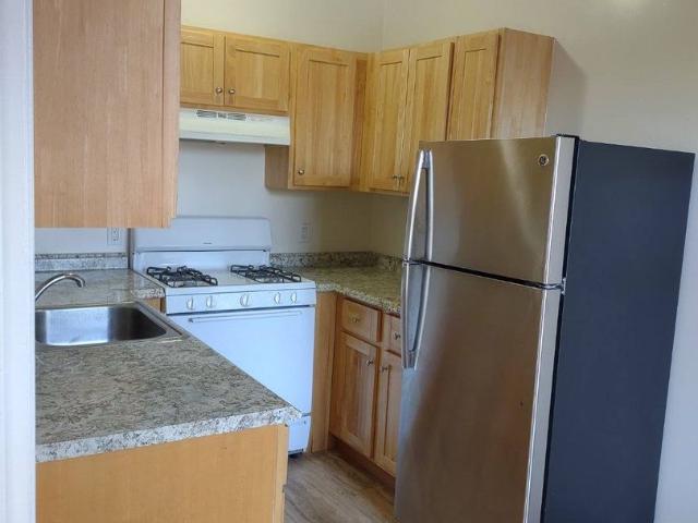 Discover Your New Oasis: The Palms Apartments Quiet, Secure Building Near Mills College