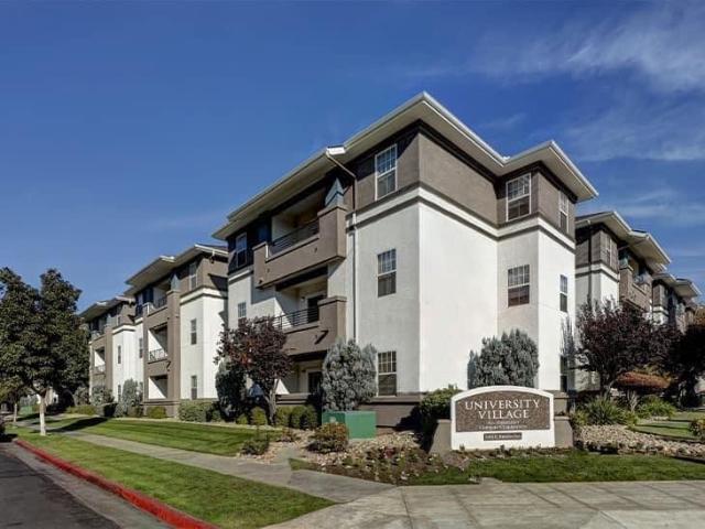 SUPER URGENT UNIVERSITY VILLAGE LEASE TAKEOVER