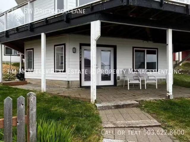Super Clean 2 Bedroom Above Olivia Beach With An Ocean View!.