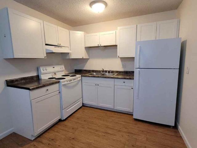 Super cute and Spacious Two 1 Bedroom Apartment for Rent at 837 Sw Tyler St, Topeka, KS 66612 Old Town