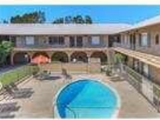 Super Cute! Apartment for Rent. Carport parking!
