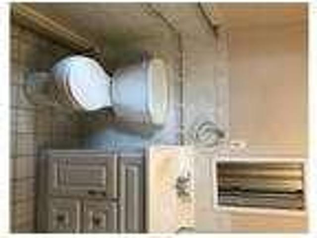 Super Cute! Apartment for Rent. Single Car Garage!