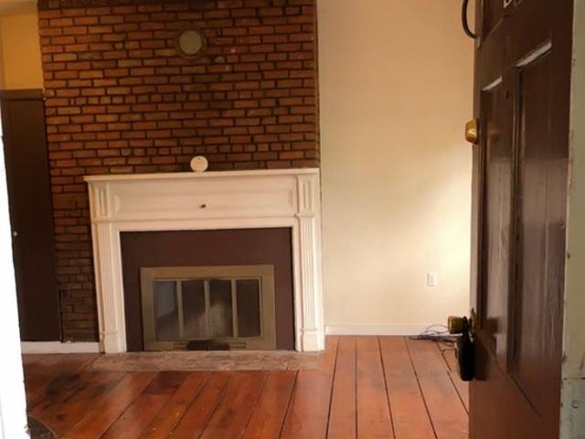 Super cute 1 bed 1 bath with 10 Foot ceilings and