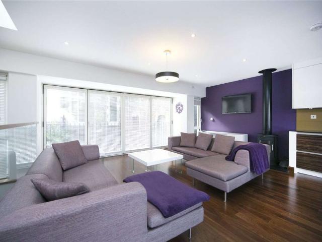Super four bedroom family home in a quiet Islington location