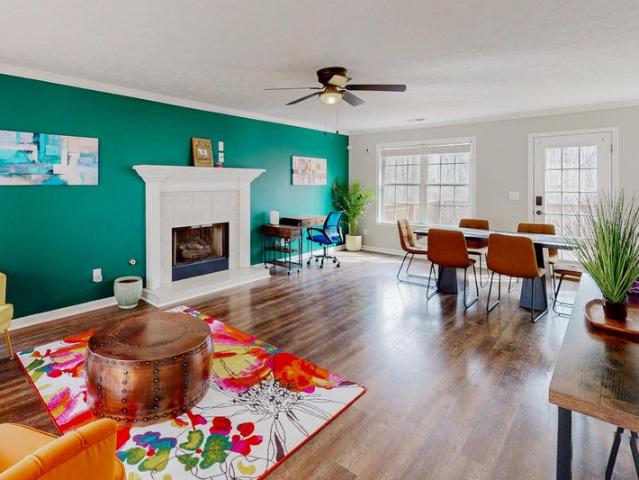 Super home Host! Gorgeous & Spacious Loganville Ho