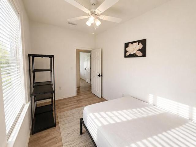 SUPER HOST • Modern Tampa PadSplit Near Ybor City!