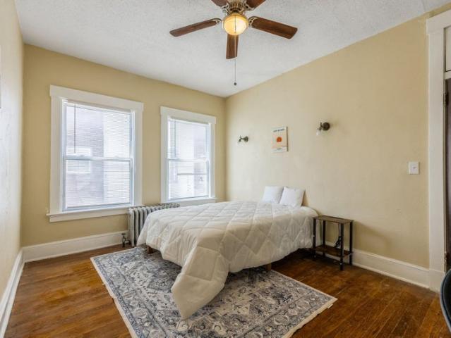 SUPER HOST Old Hyde Park Apartment. Downtown KC