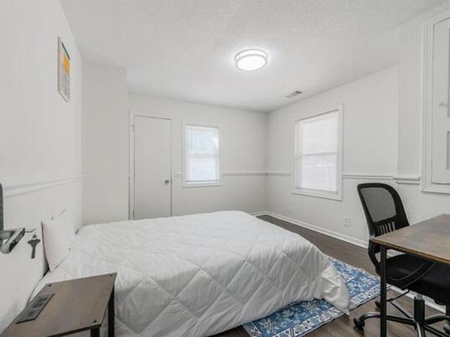 SUPER HOST Affordable Room for Rent – in Kansas City – WiFi + Bills Included