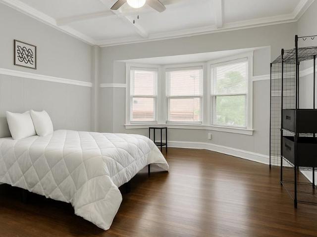 SUPER HOST Affordable Rooms | Easy Bus Acce