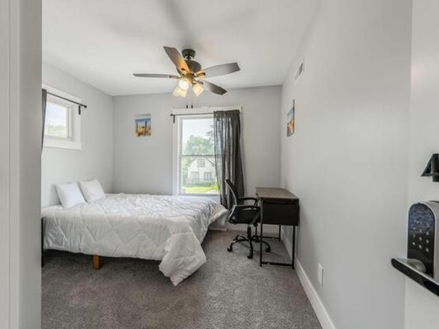 Super Host ALL ROOMS HAVE MINI FRIDGE Clean Organized‍ Peaceful Living