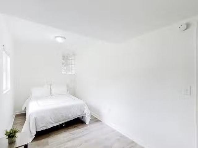 Super Host Beautiful NEW Listing! Riverdale House with spaciou.