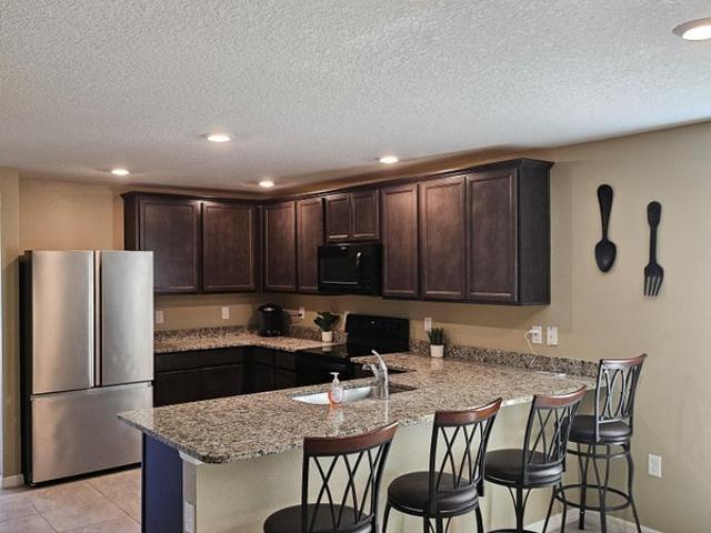 Super Host! Comfy Room with Convenient Access to
