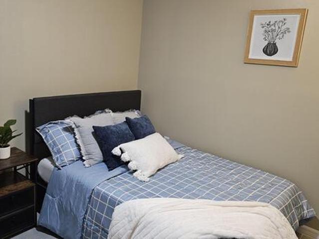Super Host! Comfortable Room with Convenient Access to Public Transport