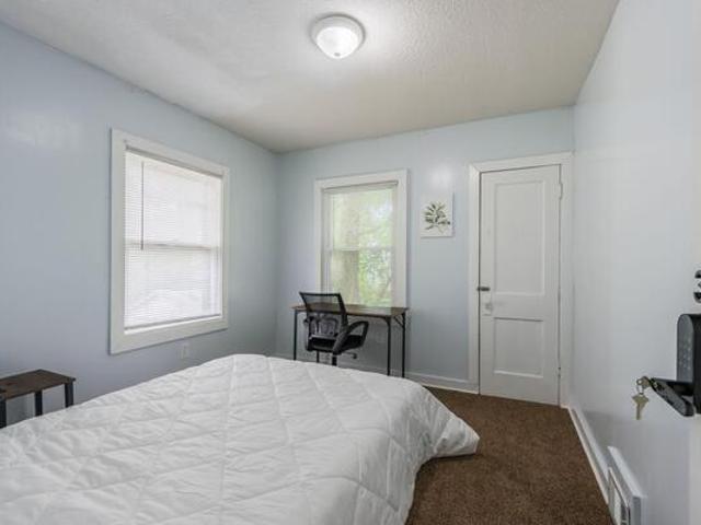 SUPER HOST Cozy & Clean Room • Great Location • Fast WiFi
