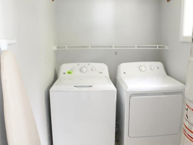 ⭐️Super Host⭐️ Deland home W TV In Every Room