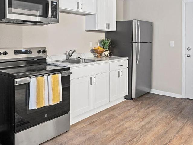 SUPER HOST Private STUDIO apts in Westport! Steps