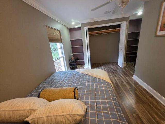 Super Host | Upscale Spacious Home | Oversized Rooms | Big Kitchen