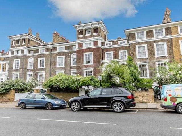 Super one bed located within a stones throw to Regents Park