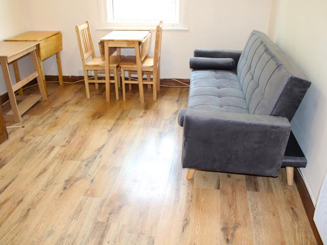 Superb 1 Bedroom Flat to Rent in NW6 by Zone 2 tubes, Overground, 24 HR Buses & Major Stores