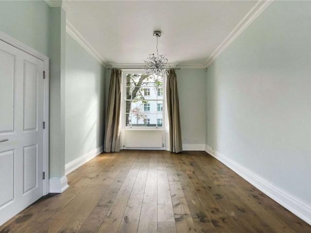 Superb 4 bedroom, period family house with garden
