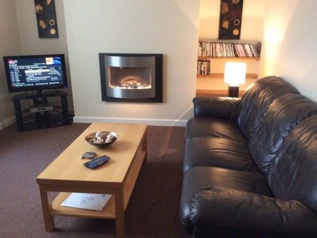 Superb 4bed house,4 minute walk to newport city centre