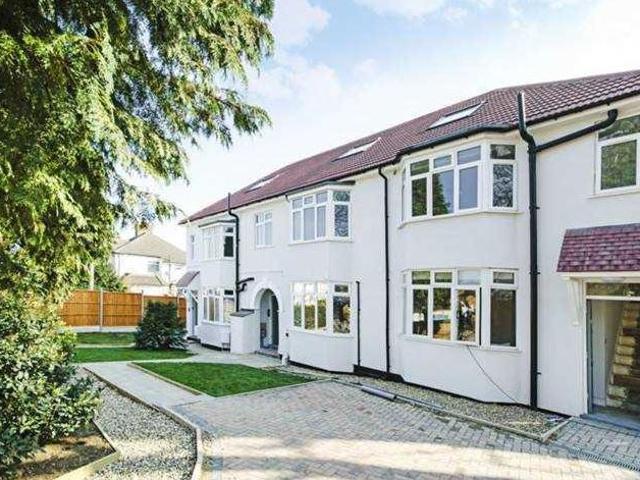 Superb second floor two bedroom apartment