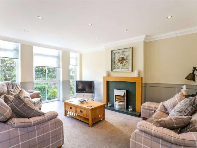 Superb two bed two bath period apartment. Beautifully finished, spacious and with garage and parking