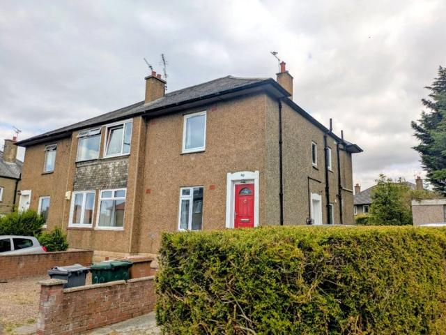 Superbly presented and recently refurbished, main door lower villa, located in the popular Colinton Mains area of Edinburgh. This attractive property is presented to the market unfurnished and benefits from a driveway and private garden