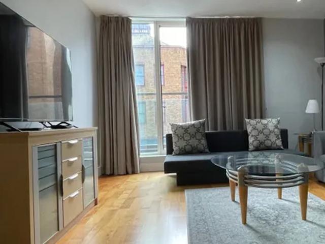 Superdrug, 2 Praed Street, London, W2 1JX, United Kingdom | 1 bed apartment for rent #167072086 | Rentberry