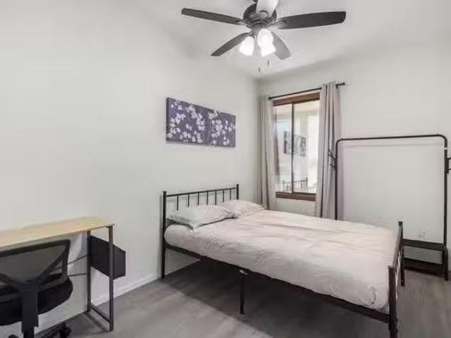 SUPERHOST $0 MOVE IN STAY 6 MONTHS & GET 1 WEEK FREE BIWEEK.