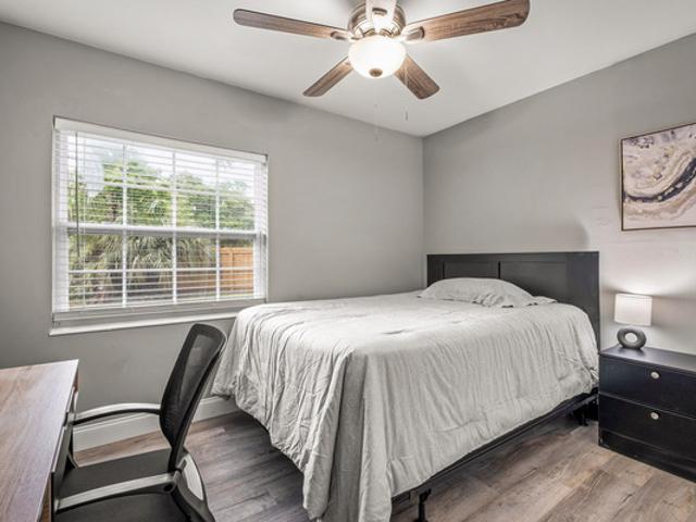 SUPERHOST* AMAZING Spacious & Newly Renovated PadSplit in North Jax Don't Miss Out!