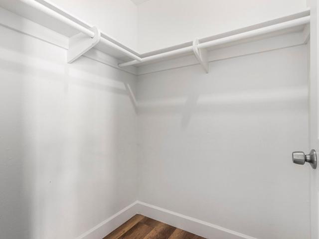 SUPERHOST!* Beautiful Phoenix House walking distance to GCU w/Fully Furnished Kitchen & Huge Rooms!