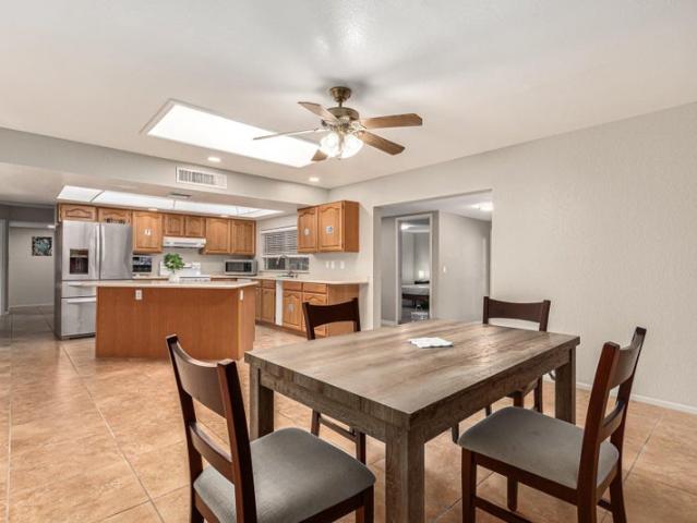 SUPERHOST HUGE Mesa Home w Dining, 2x a Month Clea