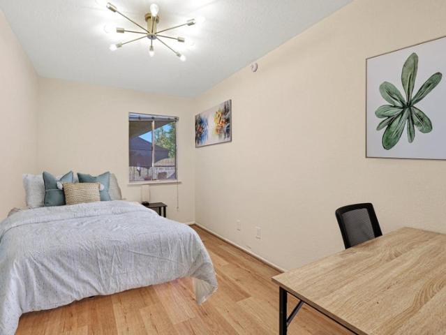 SUPERHOST Huge POOL Home with 2x a Month Cleaning