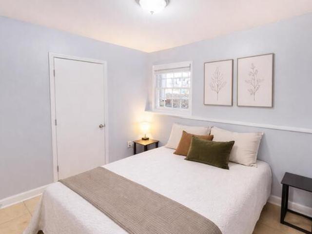 SuperHost Lovely Updated Home in Quiet Decatur Neighborhood