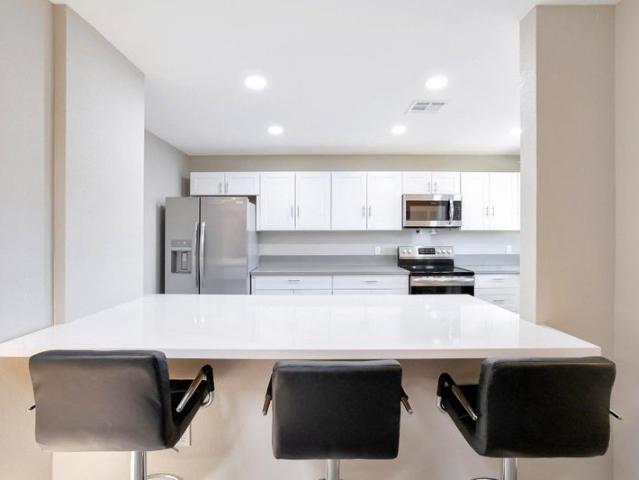 SUPERHOST Newly Remodeled Home w HUGE Yard Gazebo