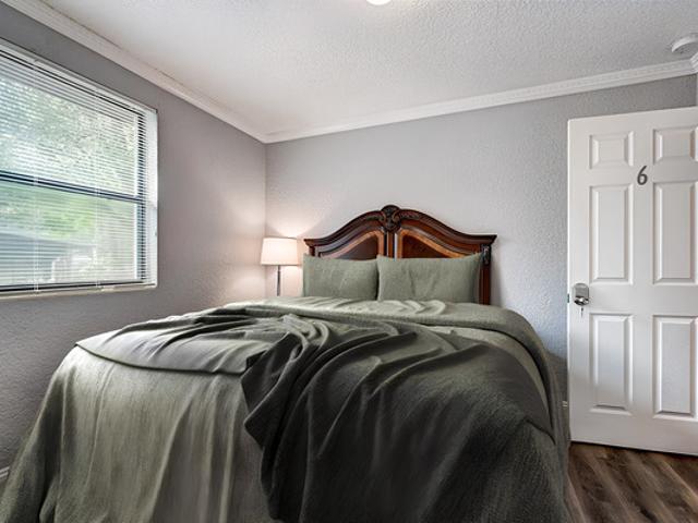 SuperHost Spacious Home Close to Job Hubs & Local Eats