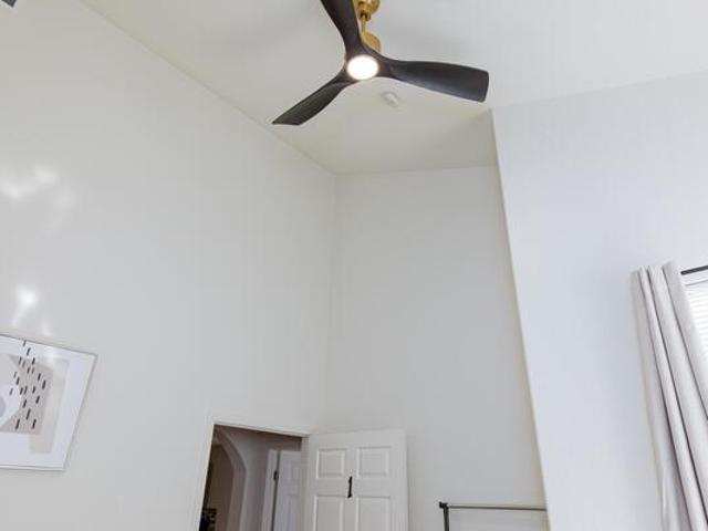Superhost Spot! Stylish North Las Vegas Co‑Living Wi‑Fi + Kitchen Laundry Parking Close to Nellis AFB & Transit — Top Rated Host