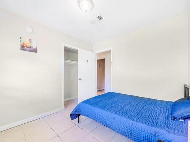 SuperHost, Quick Walk to Transit, Updated Houston Home Near Space Center & Museum District!