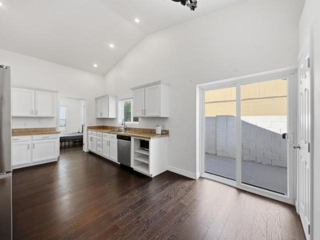SUPERHOST Remodeled Phoenix Home Spacious With 9 B