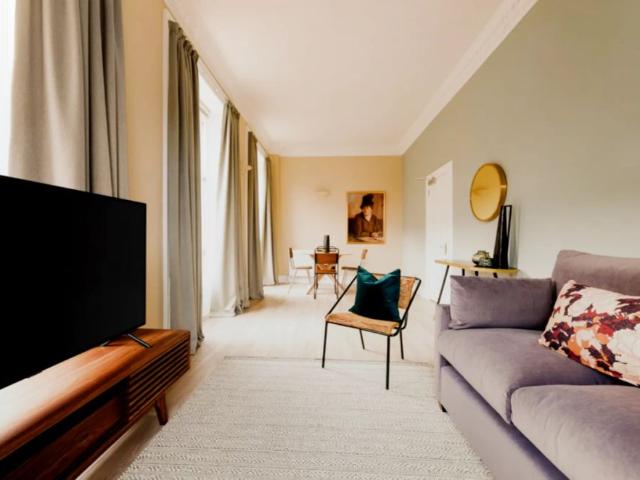 Superior Two Bedroom Apartment w/ Garden View