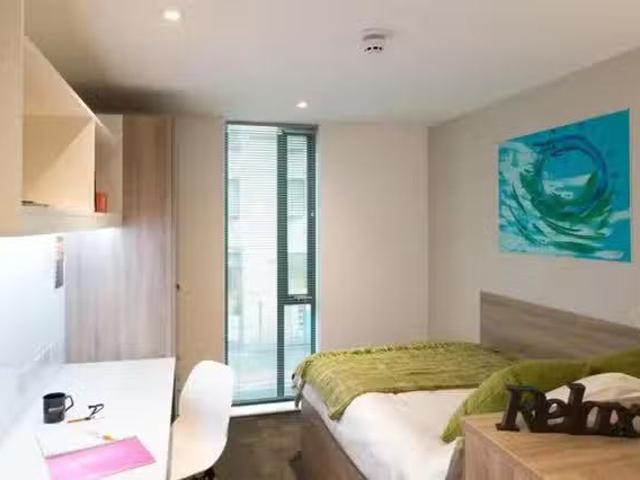 Superior Plus Single Ensuite